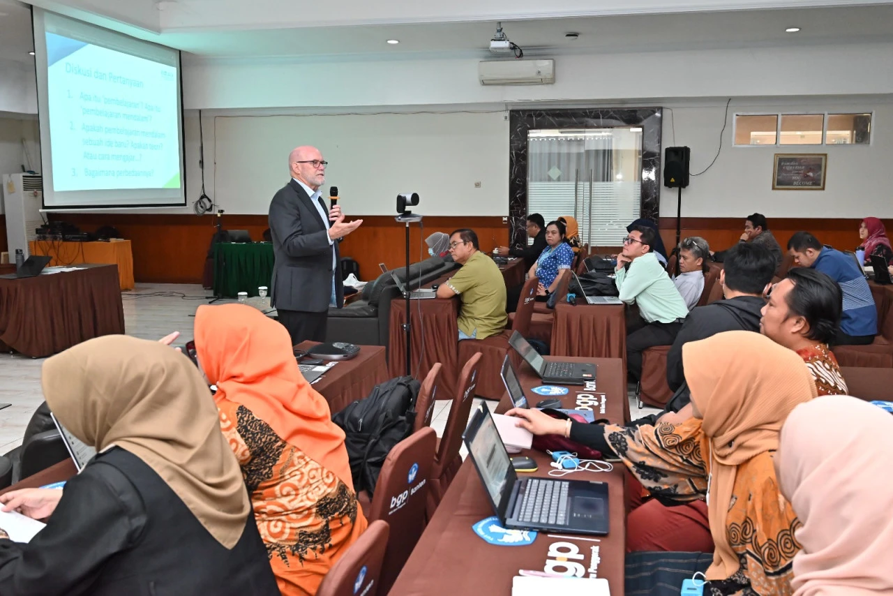 Konsep dan Implementasi Deep Learning Oleh Robert Randall - Direktorat ...